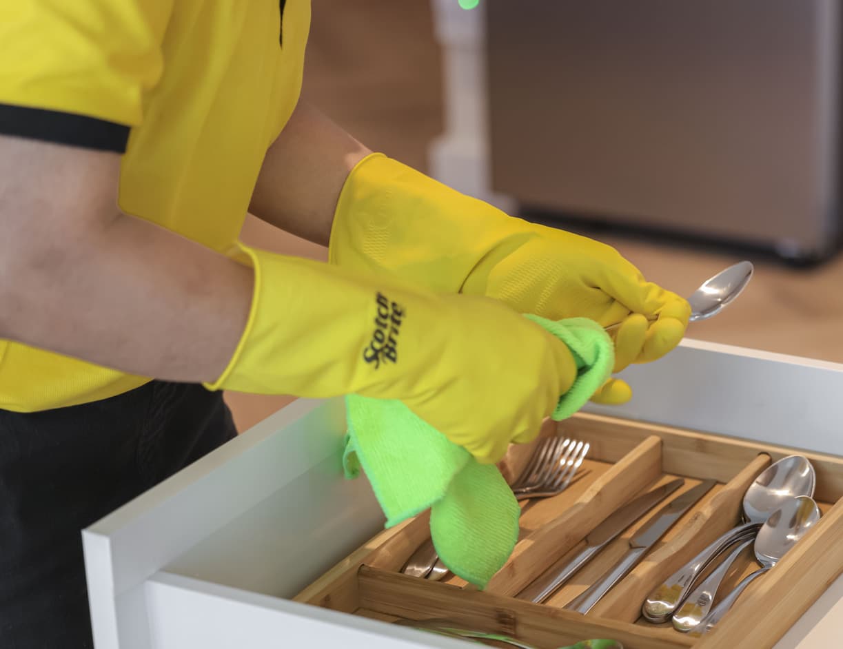 Professional Cleaning Services in Dubai | Bee Clean - Home & Office